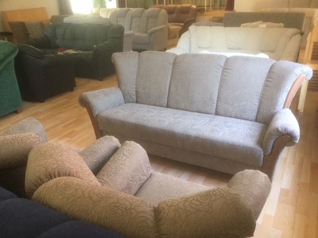 KALUSTETUKKU Sohva-ale ke 15.6. 2022 klo 11-17 ja to 16.6. klo 10-16 ...